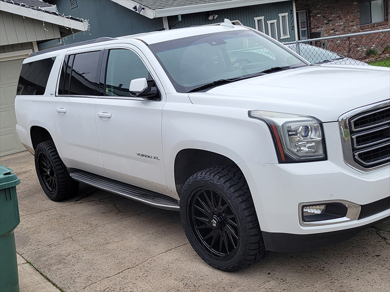 2016 GMC Yukon XL - 22x10 TIS Offroad Wheels LT33x12.50R22 Haida Tires