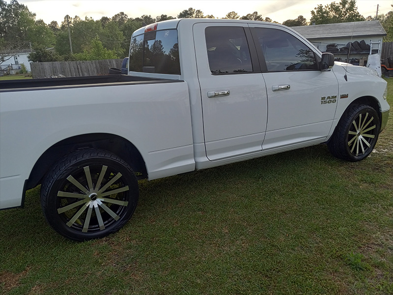2016 Ram 1500 - 22x9.5 Strada Wheels 305/40R22 Toyo Tires