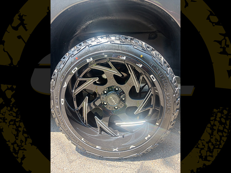 2016 Ram 1500 - 22x12 XVR-1 Wheels LT305/40R22 Venom Power Tires