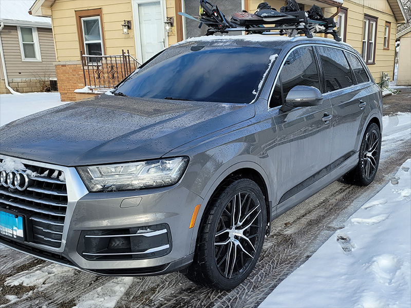 2017 Audi Q7 - 22x9 1AV Wheels 285/40R22 Toyo Tires