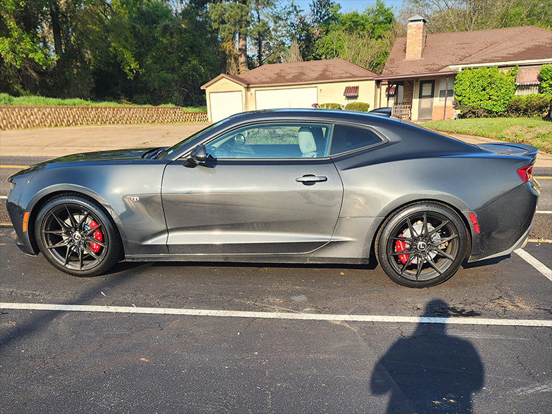 2017 Chevrolet Camaro - 20x9 Kraze Wheels 245/40R20 Continental Tires