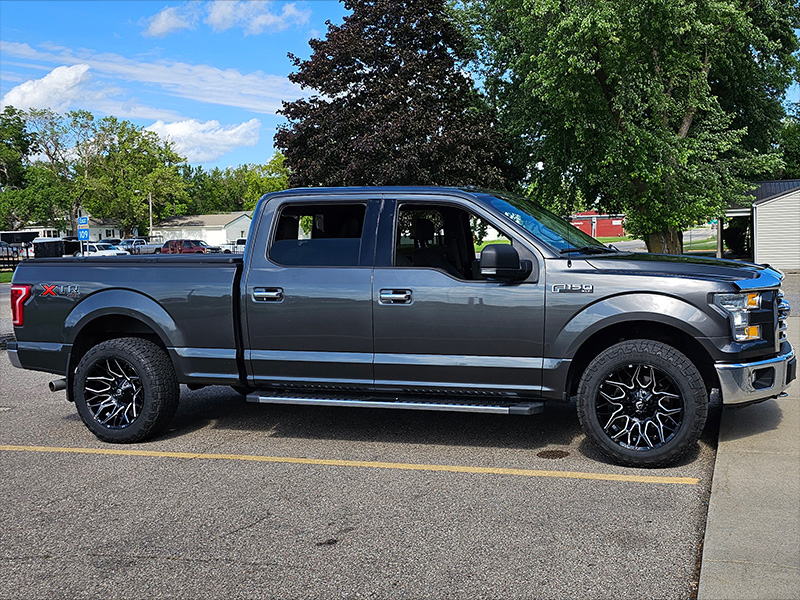 2017 Ford F-150 - 20x10 Fuel Offroad Wheels LT275/55R20 Cooper Tires