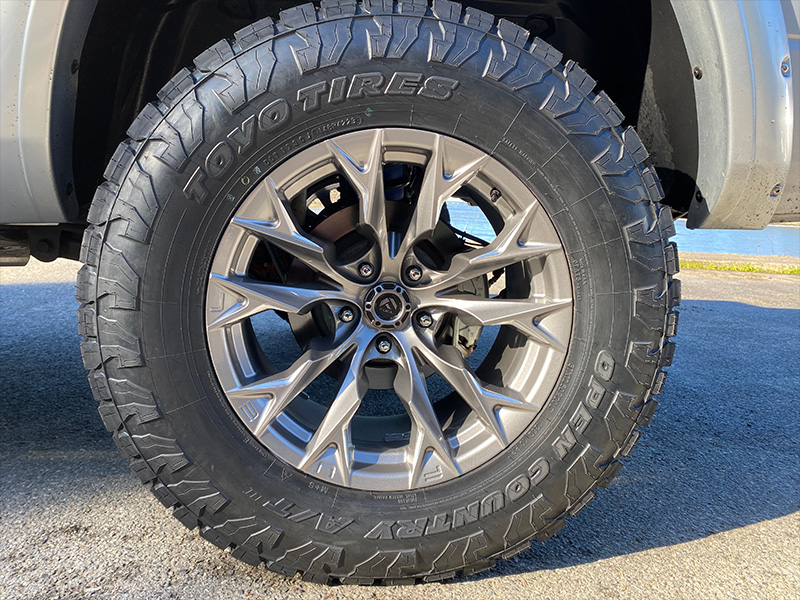 2017 Ram 1500 - 20x10 Fuel Offroad Wheels LT37x12.50R20 Toyo Tires