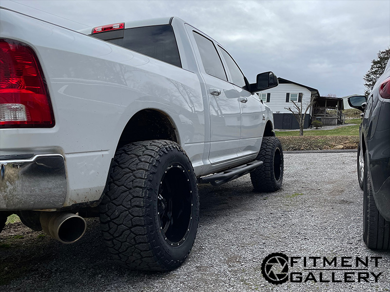 2017 Ram 3500 - 20x12 Moto Metal Wheels LT35x13.50R20 Venom Power Tires