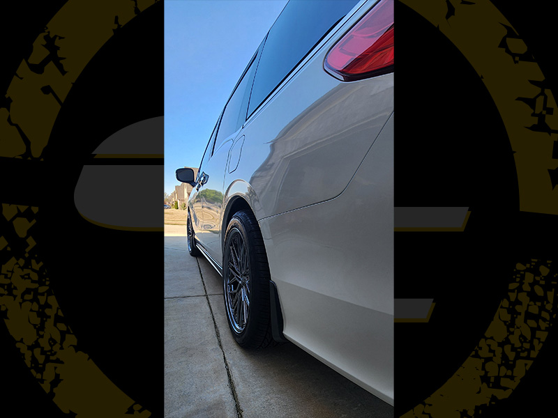 2018 Honda Odyssey - 20x9 XXR Wheels 245/45R20 Nitto Tires