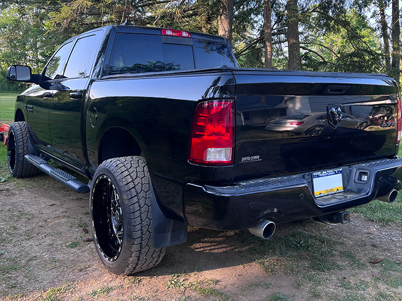 2018 Ram 1500 - 22x12 TIS Offroad Wheels LT33x12.50R22 Radar Tires