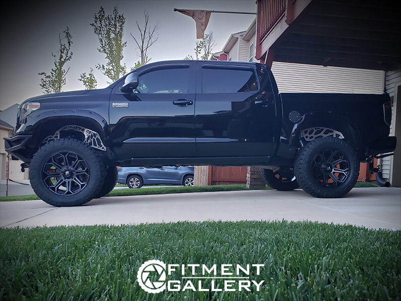 2018 Toyota Tundra - 22x10 Fuel Offroad Wheels LT37x13.50R22 Nitto Tires