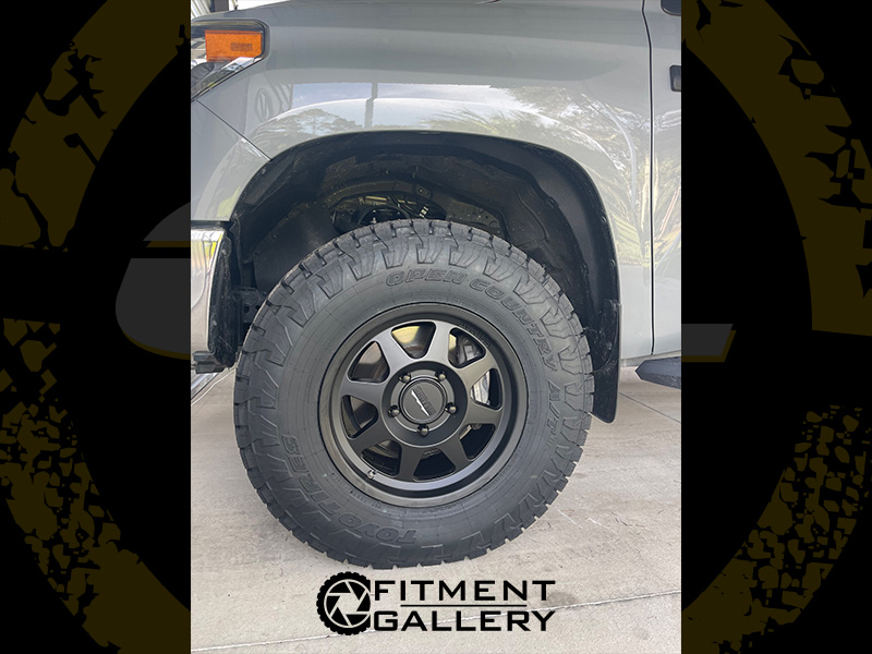 2018 Toyota Tundra - 18x9 Method Race Wheels LT285/75R18 Toyo Tires