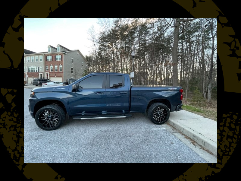 2019 Chevrolet Silverado 1500 - 22x10 Hardrock Wheels 285/45R22 Radar Tires