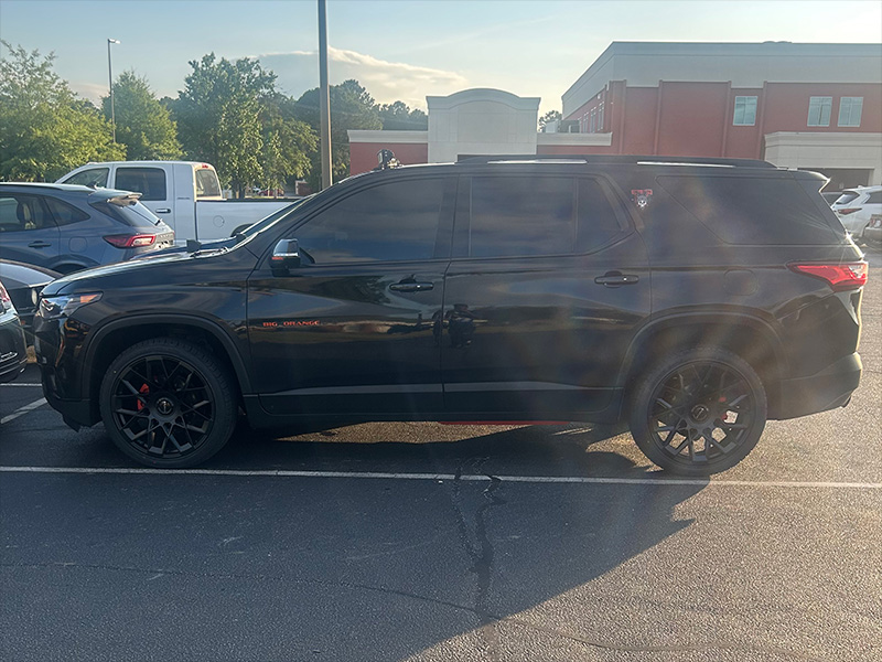 2019 Chevrolet Traverse - 22x9.5 Status Wheels 265/40R22 Ironman Tires