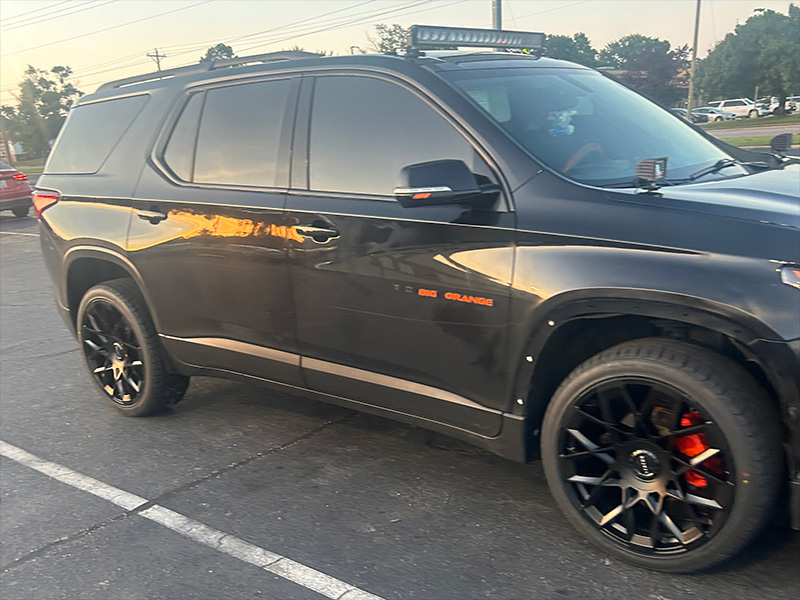 2019 Chevrolet Traverse - 22x9.5 Status Wheels 265/40R22 Ironman Tires