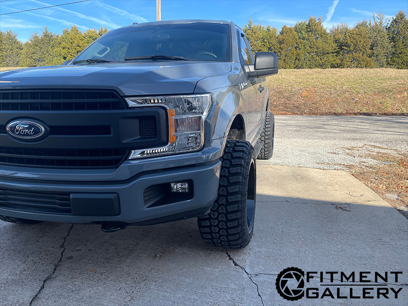 2019 Ford F-150 - 20x12 Motiv Offroad Wheels LT33x12.50R20 RBP Tires