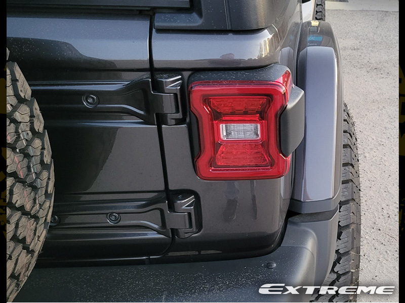 2019 Jeep Wrangler - 17x9 Fuel Offroad Wheels LT315/70R17 Falken Tires