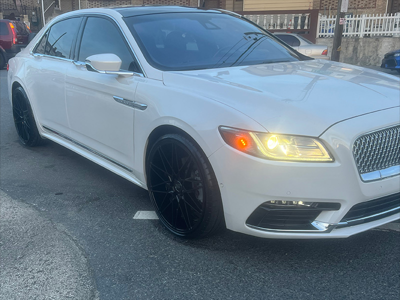 2019 Lincoln Continental - 22x9 1AV Wheels Tires