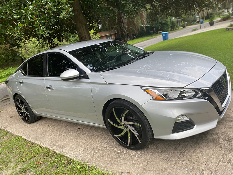 2019 Nissan Altima - 20x8.5 Massiv Wheels 245/35R20 Ironman Tires