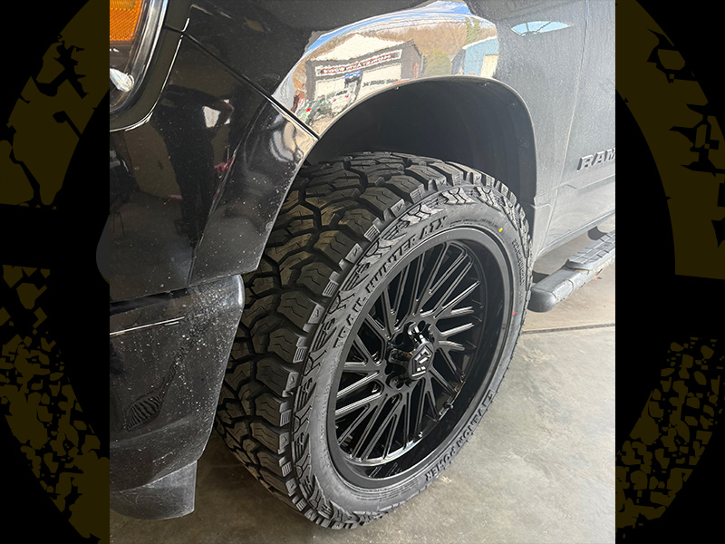 2019 Ram 1500 - 22x10 TIS Offroad Wheels LT33x12.50R22 Venom Power Tires