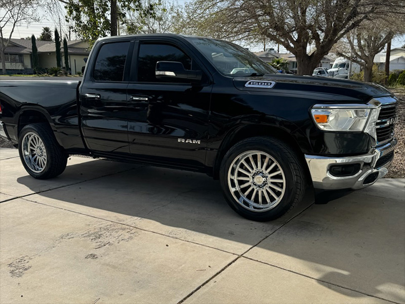 2019 Ram 1500 - 22x10 Hostile Wheels 305/45R22 Toyo Tires