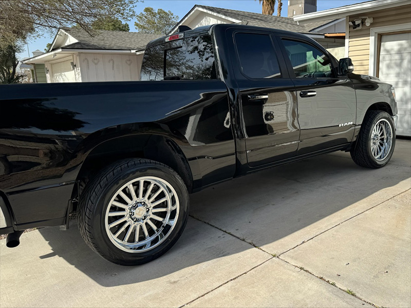 2019 Ram 1500 - 22x10 Hostile Wheels 305/45R22 Toyo Tires