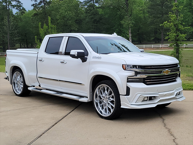 2020 Chevrolet Silverado 1500 - 26x10 Dub Wheels 305/30R26 Advanta Tires