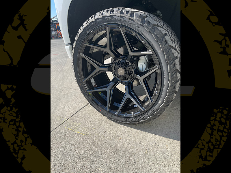 2020 Chevrolet Silverado 1500 - 24x12 4Play Wheels LT33x13.50R24 Venom ...