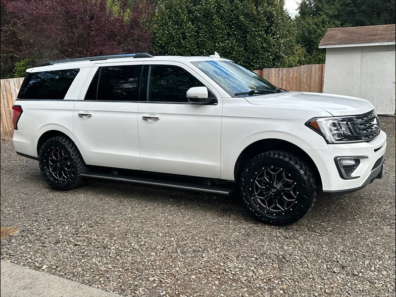 2020 Ford Expedition - 20x9 Hardrock Wheels LT285/55R20 AMP Tires