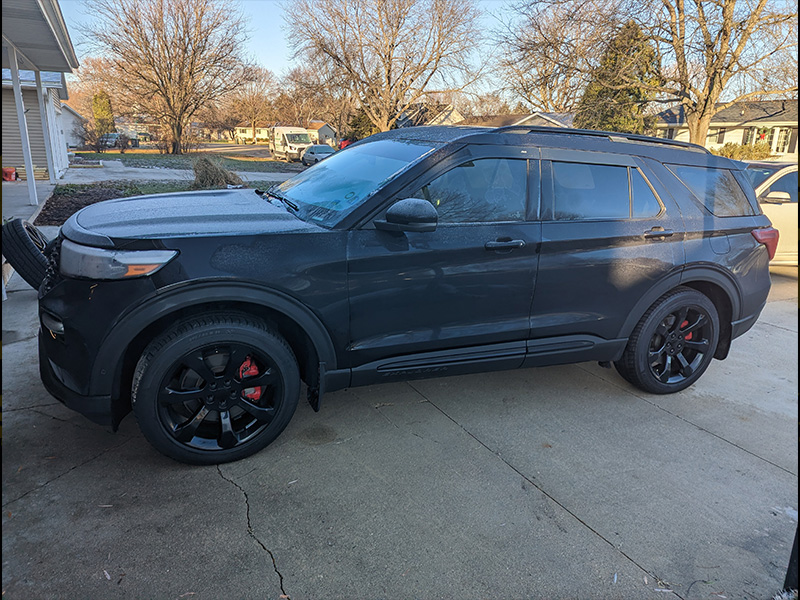 2020 Ford Explorer - 22x8.5 Kalon Alloys Wheels 275/40R22 Ironman Tires