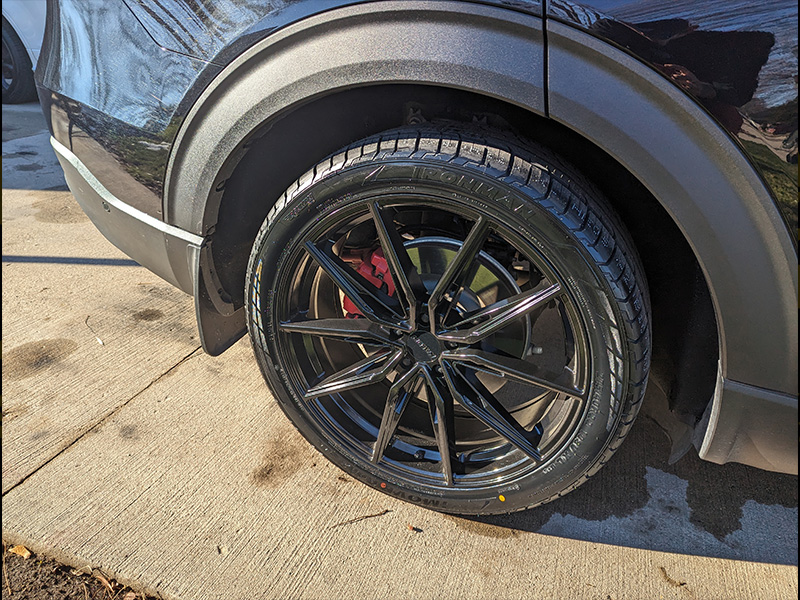 2020 Ford Explorer - 22x8.5 Kalon Alloys Wheels 275/40R22 Ironman Tires