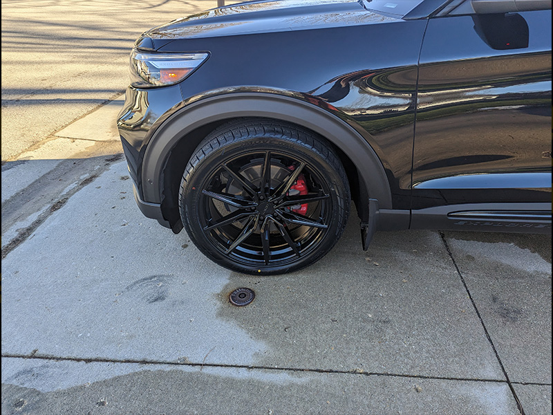 2020 Ford Explorer - 22x8.5 Kalon Alloys Wheels 275/40R22 Ironman Tires