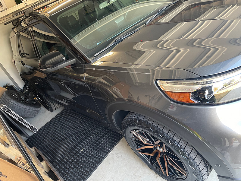 2020 Ford Explorer - 20x10 Shift Wheels 285/50R20 Nitto Tires