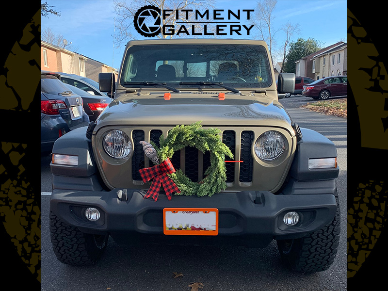 2020 Jeep Gladiator - 17x9 Fuel Offroad Wheels LT285/70R17 BFGoodrich Tires