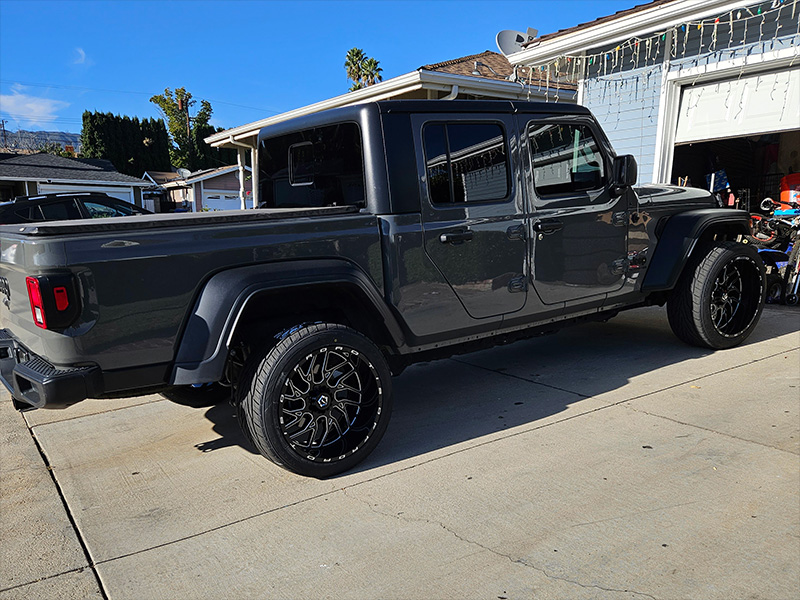 2020 Jeep Gladiator - 22x12 TIS Offroad Wheels 305/40R22 Toyo Tires