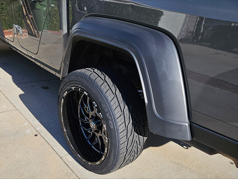 2020 Jeep Gladiator - 22x12 TIS Offroad Wheels 305/40R22 Toyo Tires