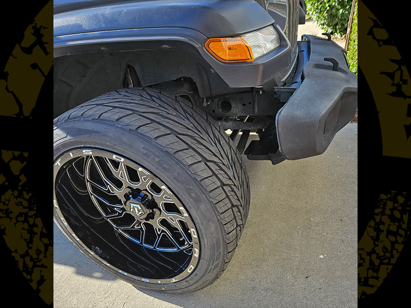 2020 Jeep Gladiator - 22x12 TIS Offroad Wheels 305/40R22 Toyo Tires