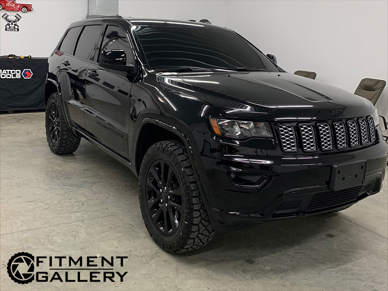 2020 Jeep Grand Cherokee - LT265/60R20 Nitto Tires