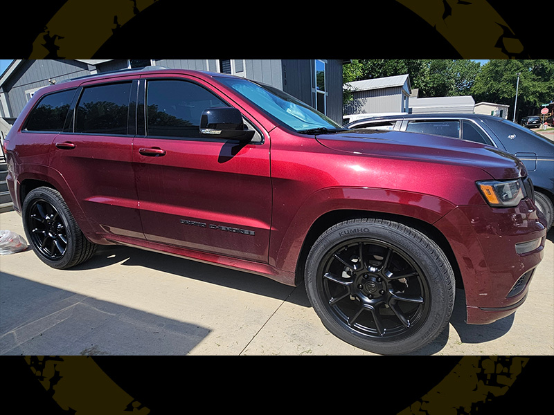 2020 Jeep Grand Cherokee - 22x9.5 Replica Wheel Wheels 275/45R22 Kumho ...