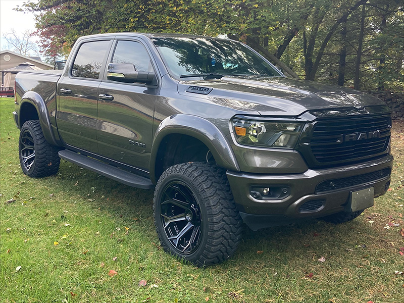 2020 Ram 1500 - 22x12 4Play Wheels 35x12.50R22 TIS Offroad Tires