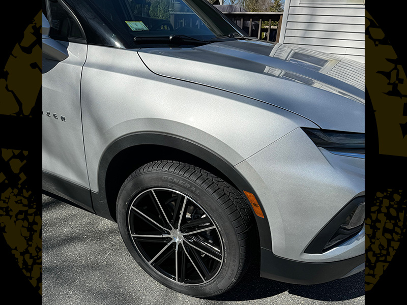 2021 Chevrolet Blazer - 20x8.5 2Crave Wheels 245/50R20 General Tires