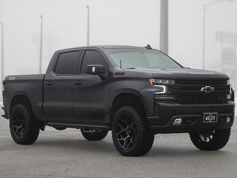 2021 Chevrolet Silverado 1500 - 22x10 4Play Wheels 35x12.50R22 Kenda Tires