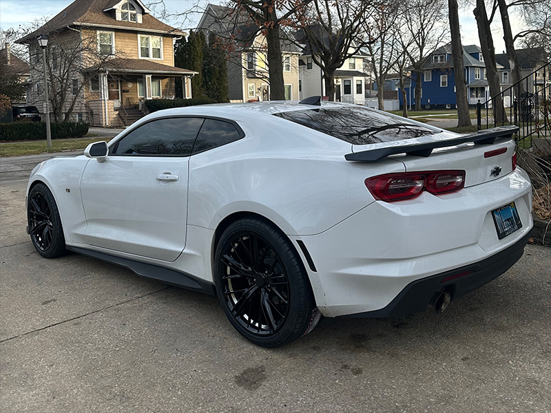 2021 Chevrolet Camaro - 20x10 OE Performance Wheels 285/35ZR20 Lexani Tires