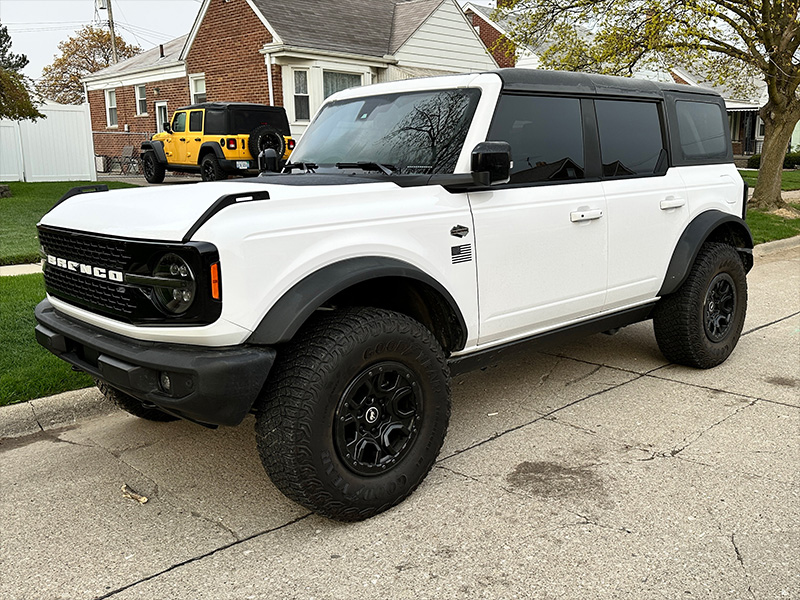 2021 Ford Bronco - 22x10 Fuel Offroad Wheels LT37x12.50R22 Radar Tires
