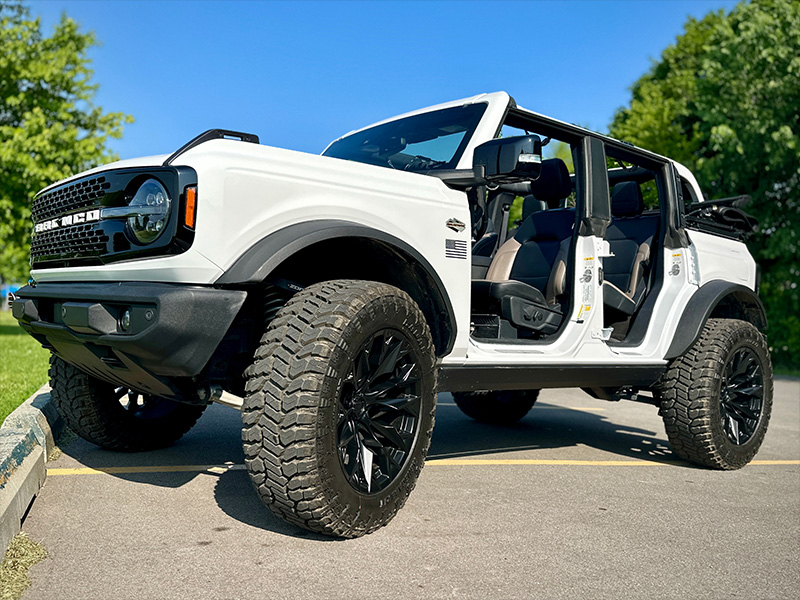 2021 Ford Bronco - 22x10 Fuel Offroad Wheels LT37x12.50R22 Radar Tires