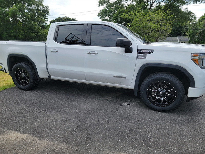 2021 GMC Sierra 1500 - 20x9 Fuel Offroad Wheels P295/55R20 Toyo Tires