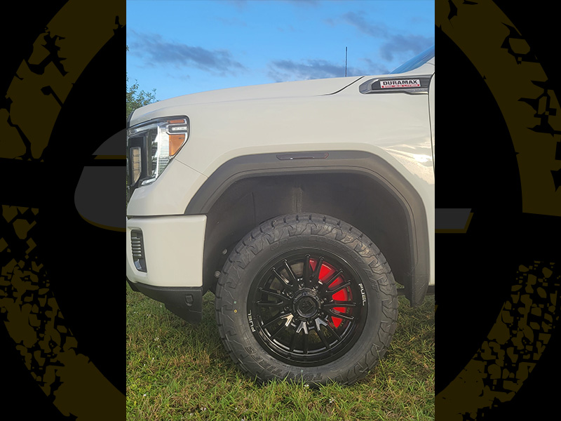 2021 GMC Sierra 2500 HD - 20x9 Fuel Offroad Wheels LT305/55R20 Toyo Tires