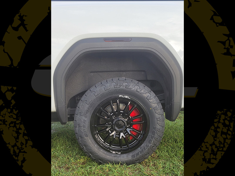 2021 GMC Sierra 2500 HD - 20x9 Fuel Offroad Wheels LT305/55R20 Toyo Tires