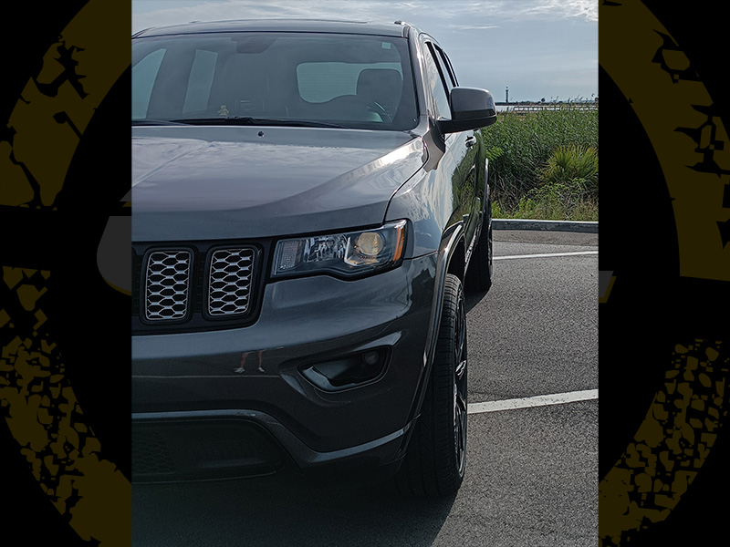 2021 Jeep Grand Cherokee - 22x9 Lexani Wheels 275/40ZR22 Lexani Tires