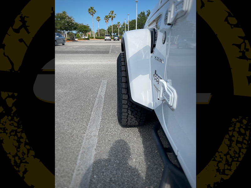2021 Jeep Wrangler - 18x9 Fuel Offroad Wheels P275/65R18 Toyo Tires
