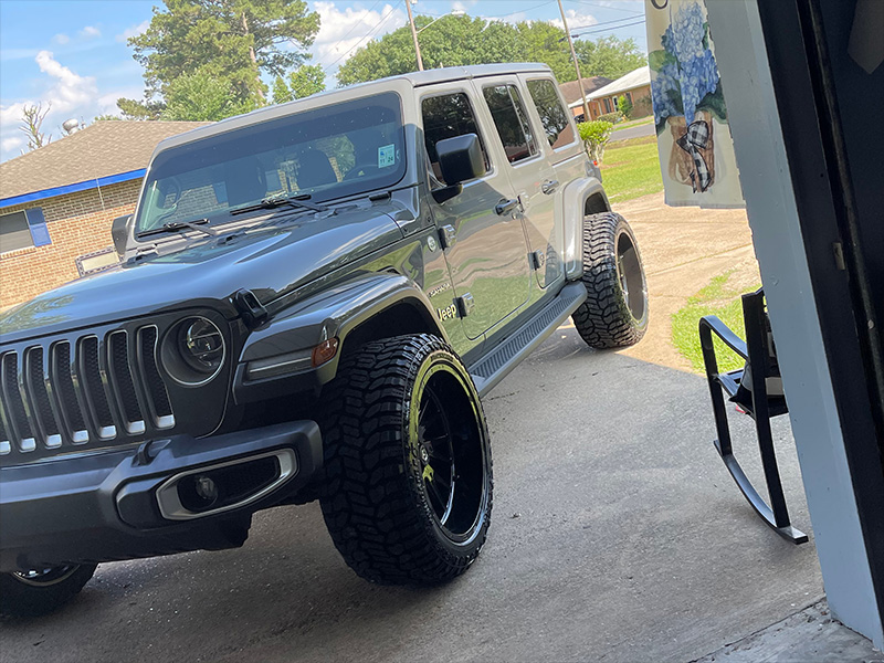 2021 Jeep Wrangler - 22x12 TIS Offroad Wheels LT33x12.50R22 Radar Tires