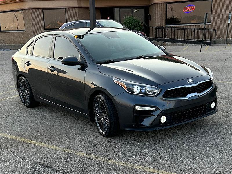 2021 Kia Forte - 17x7.5 Motiv Wheels 225/45ZR17 Lexani Tires