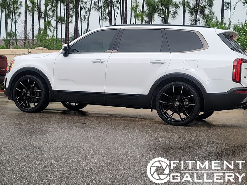 2021 Kia Telluride - 22x9 Lexani Wheels 265/35R22 Toyo Tires