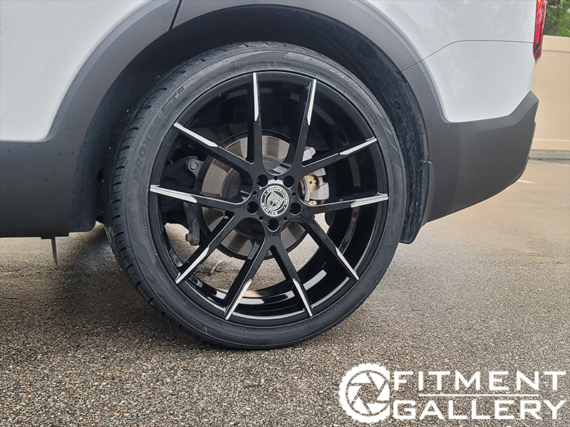 2021 Kia Telluride - 22x9 Lexani Wheels 265/35R22 Toyo Tires
